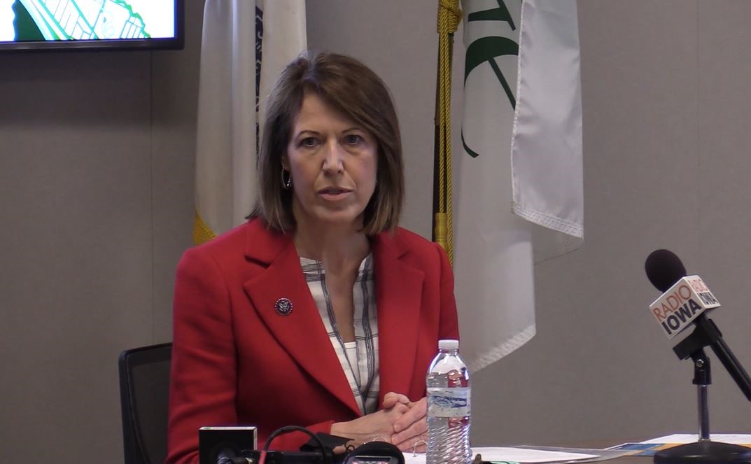 Axne meets with central & western Iowa officials on infrastructure law ...